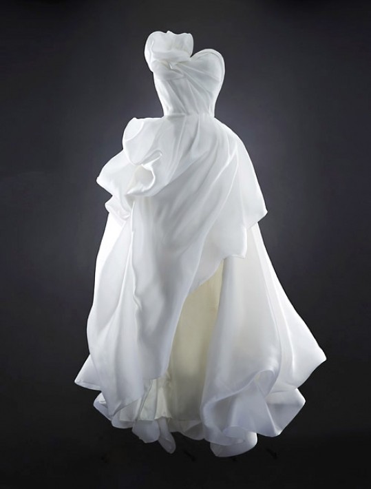 12 Sensational Wedding Dresses From Your Favorite Designers - Celebrity ...